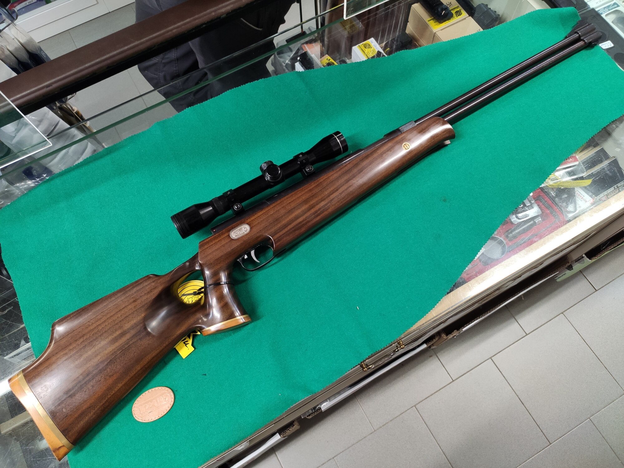 Weihrauch carabina aria compressa mod. HW 77 cal.4,5 Calciatura GINB ...